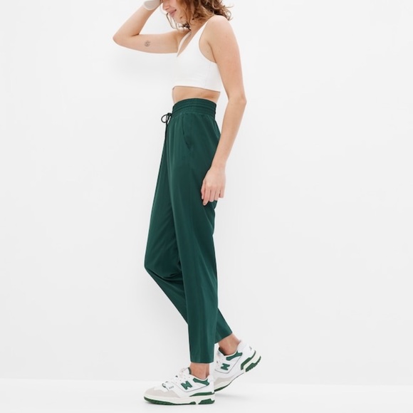 GAP | Pants & Jumpsuits | Gapfit High Rise Runaround Pants Size Medium ...